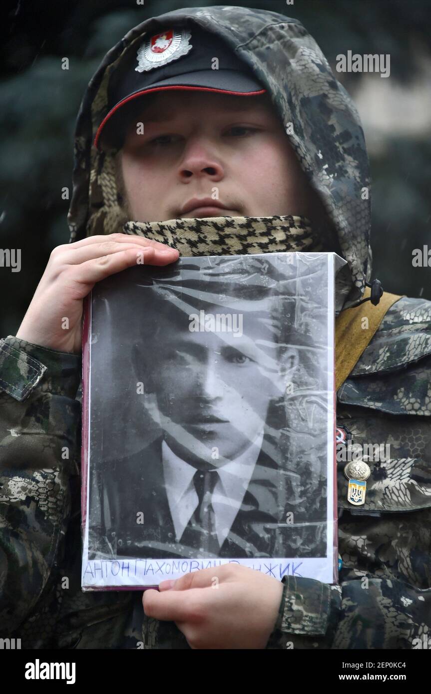 "Immortal Gulag" - one-person protests at the Solovetsky stone in ...