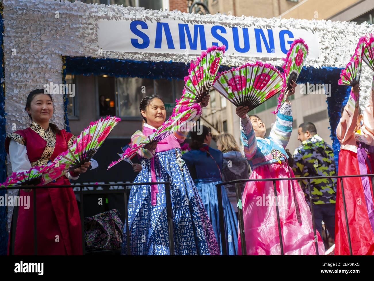 Participants on the Samsung sponsored float on Sixth Avenue in New York ...