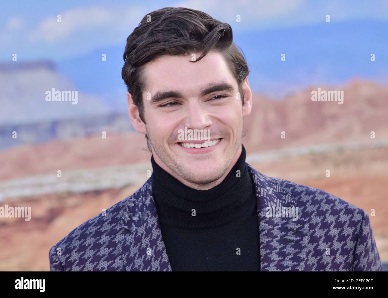 RJ Mitte arrives at Netflix's EL CAMINO: A BREAKING BAD MOVIE Premiere ...