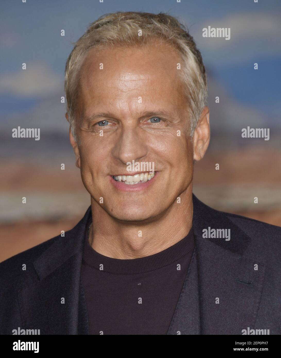 Patrick Fabian arrives at Netflix's EL CAMINO: A BREAKING BAD MOVIE ...