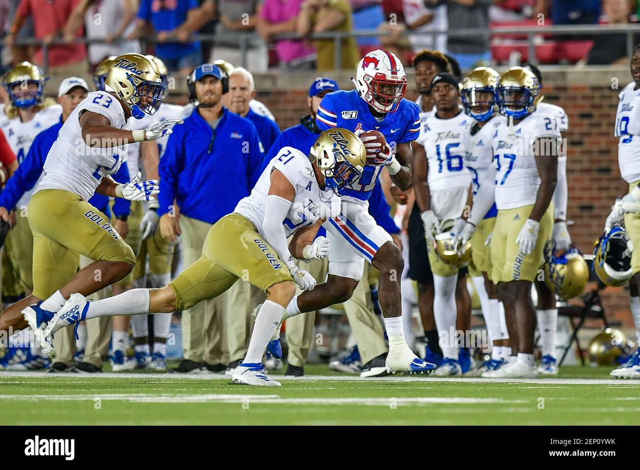 Southern Methodist Mustangs wide receiver Rashee Rice (11) catches a ...