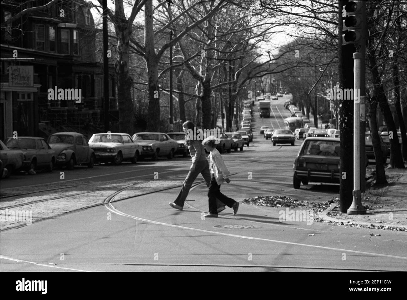 Outdoor scene woman child Black and White Stock Photos & Images - Alamy