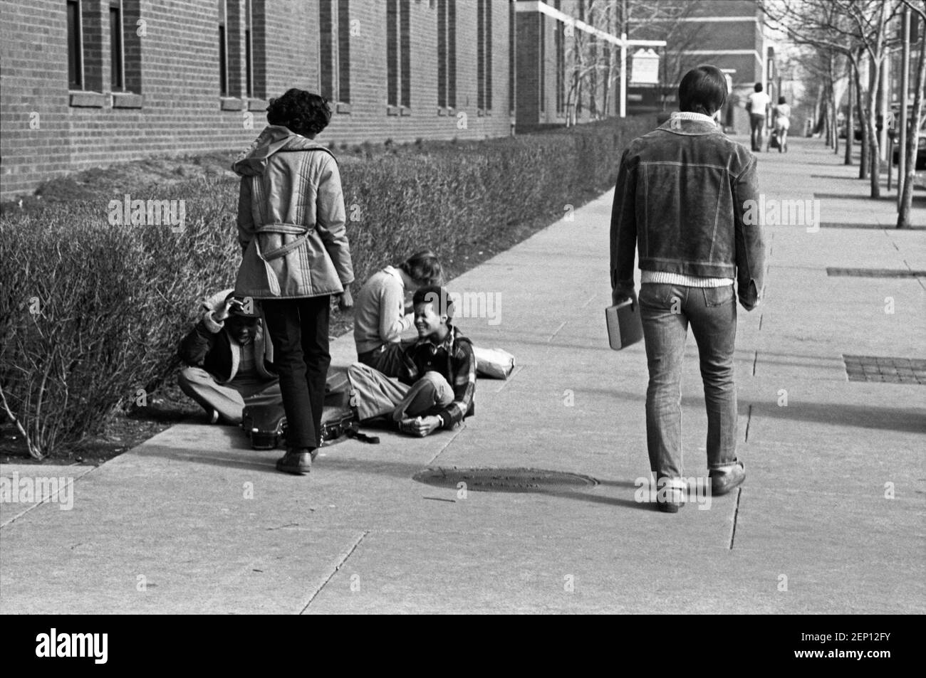 Outdoor scene woman child Black and White Stock Photos & Images - Alamy