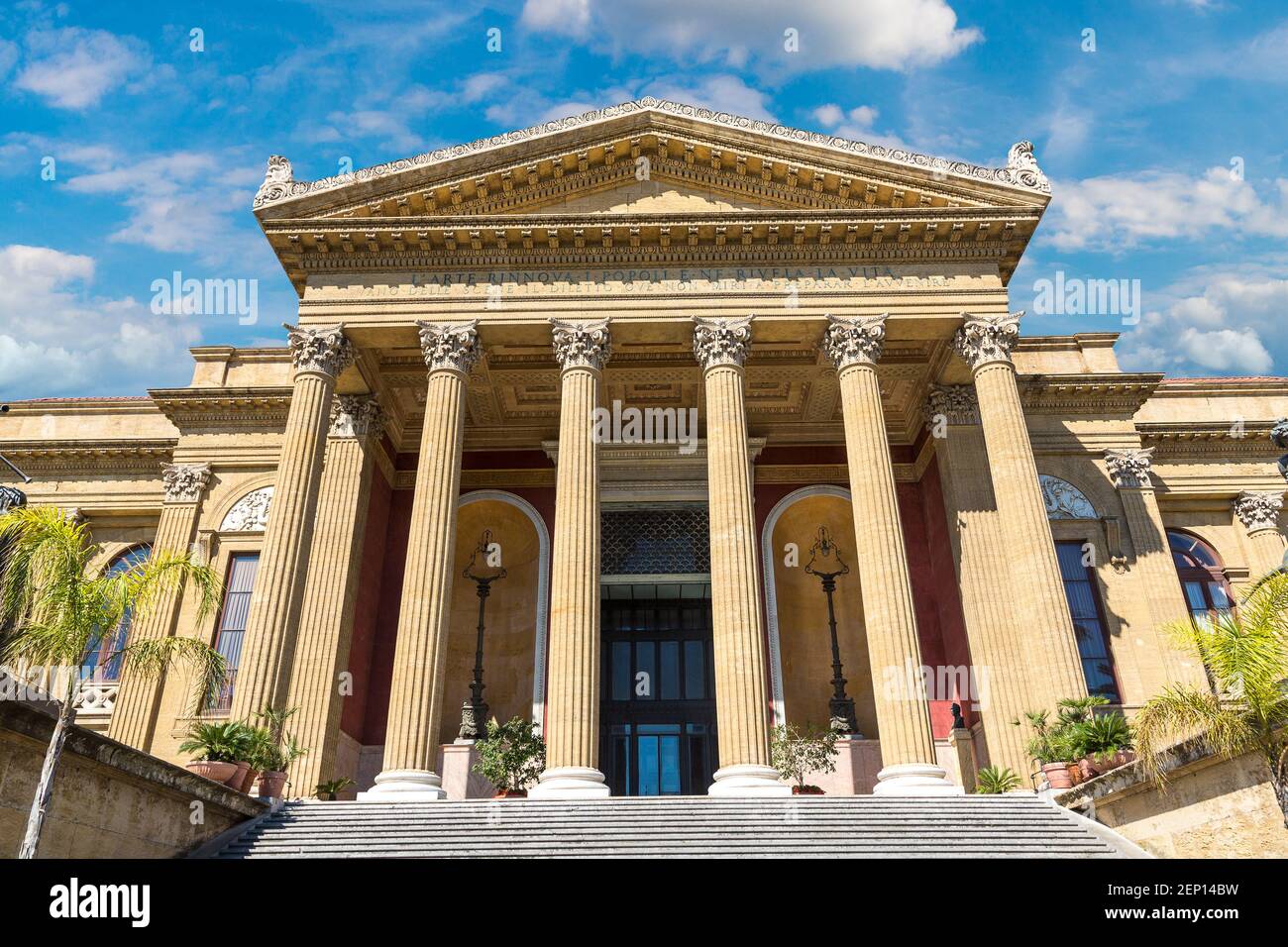 Beautiful teatro massimo vittorio emanuele hi-res stock photography and ...