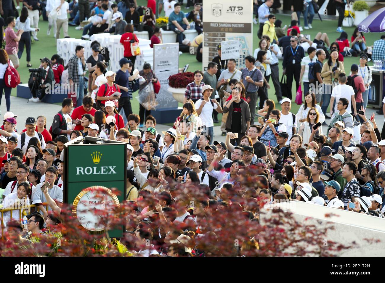 Local fans line to get inside the court and to watch games of 2019 ...