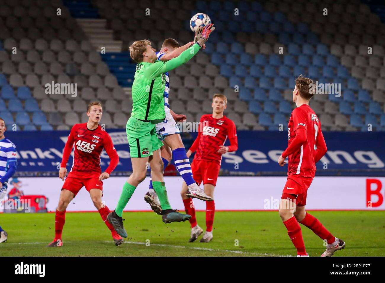 Goalkeeper beau reus hi-res stock photography and images - Alamy