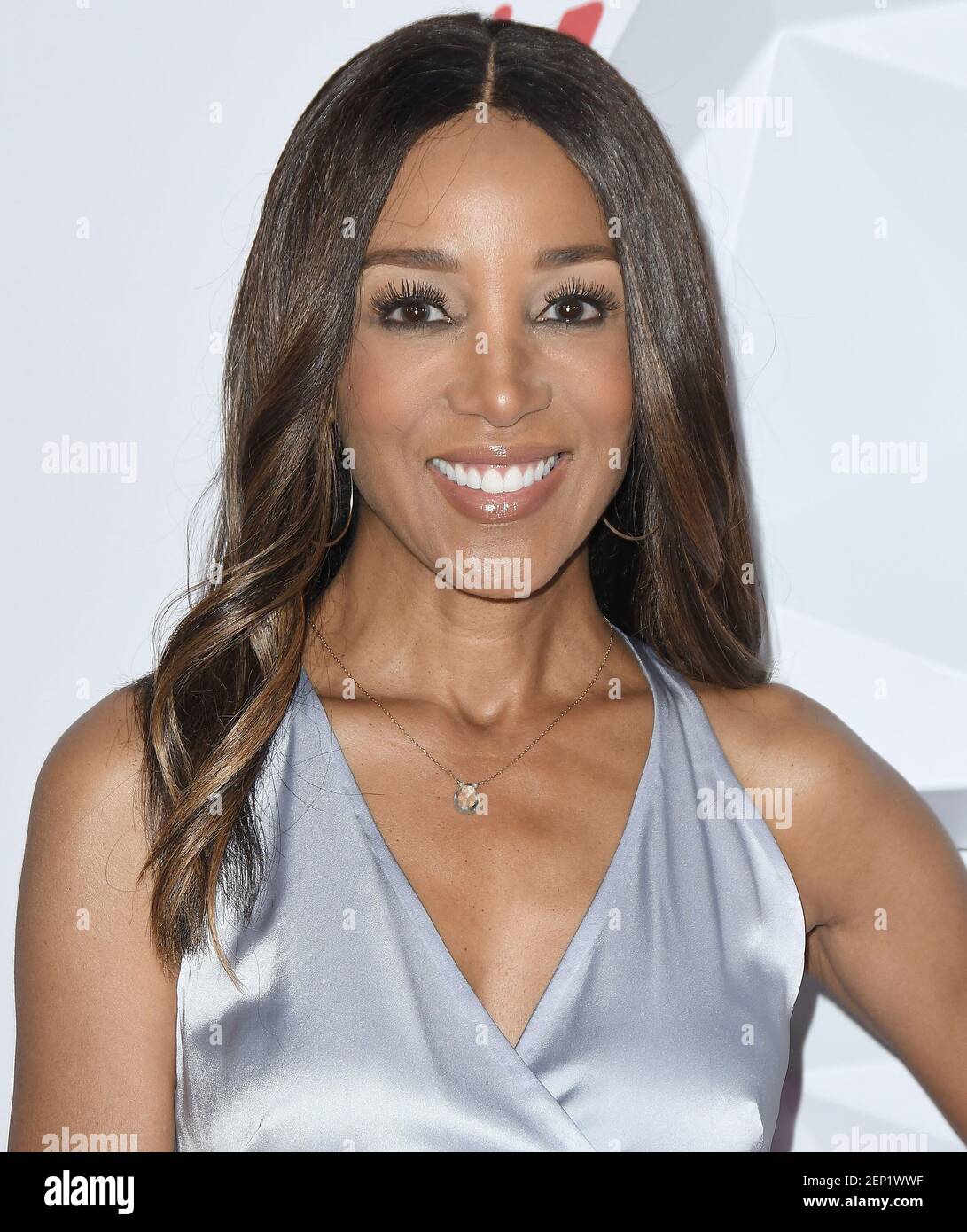 Shaun Robinson arrives at the 2nd Annual Girl Up #GirlHero Awards held ...