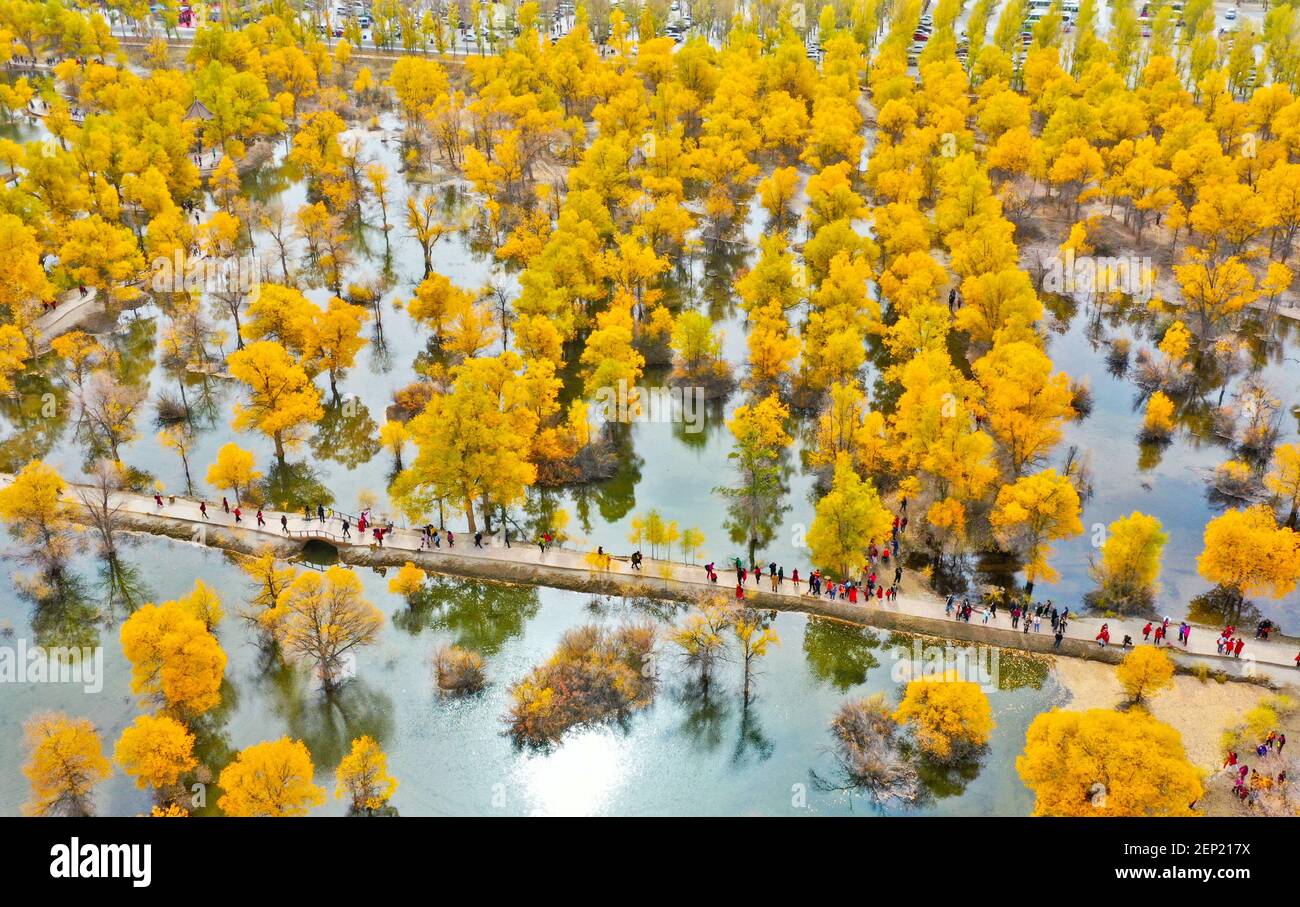 Gansuï¼ŒCHINA-On October 13, 2019, a number of tourists watched the ...