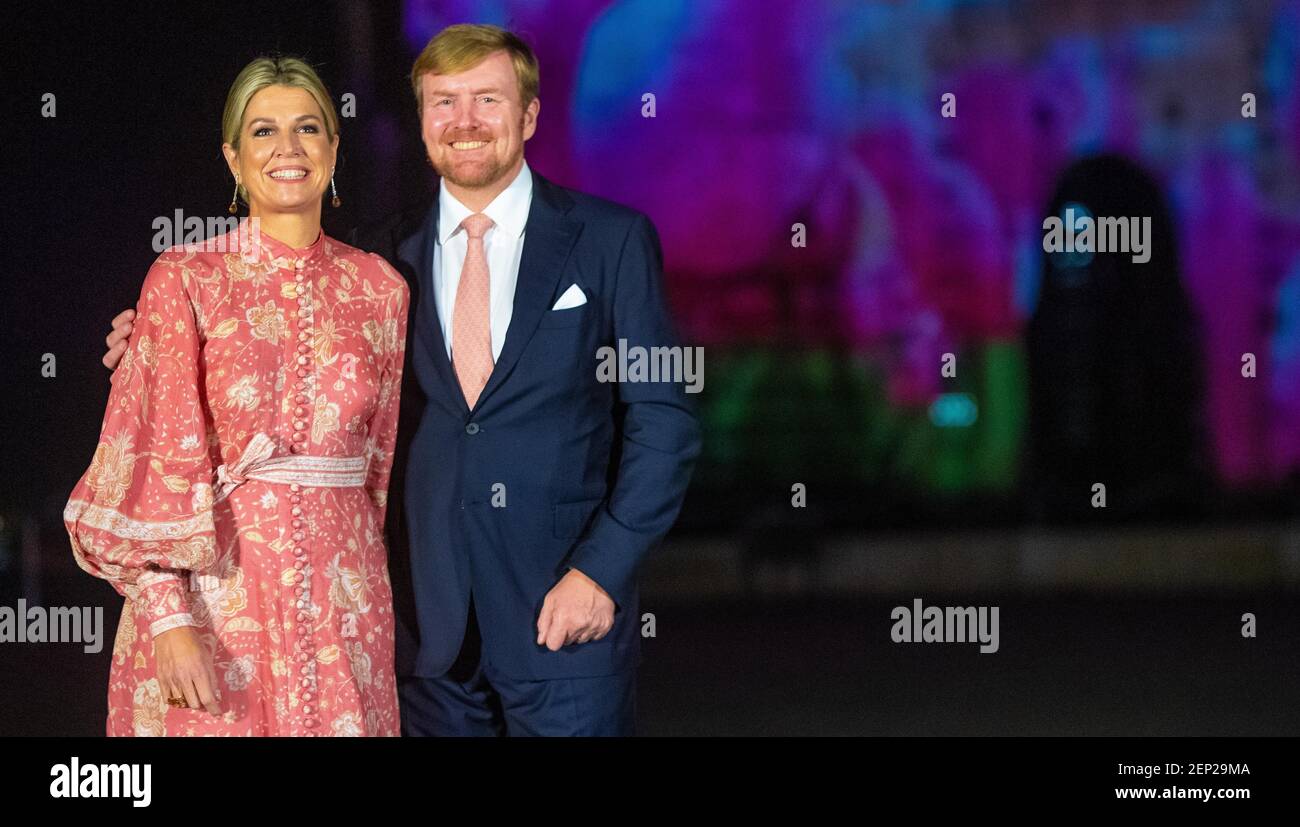 King Willem-Alexander and Queen Maxima of the Netherlands meet Dutch ...