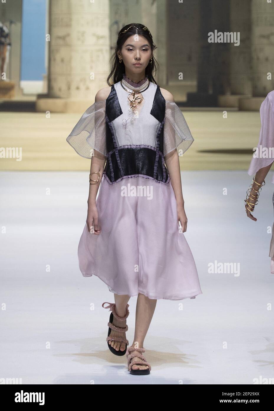 South Korean model on the runway during a 2020 S/S Seoul fashion Week ...