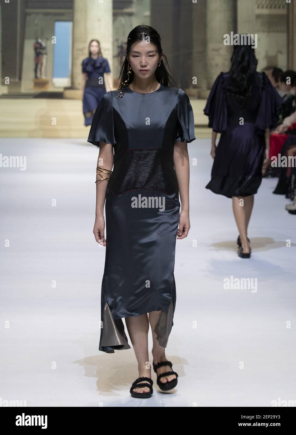 South Korean model on the runway during a 2020 S/S Seoul fashion Week ...