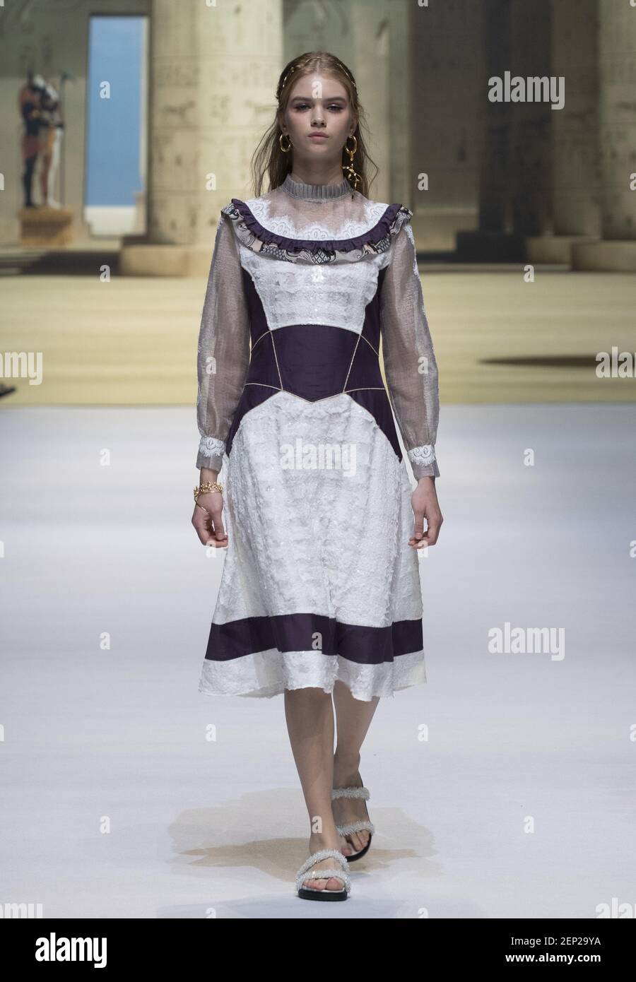 South Korean model on the runway during a 2020 S/S Seoul fashion Week ...