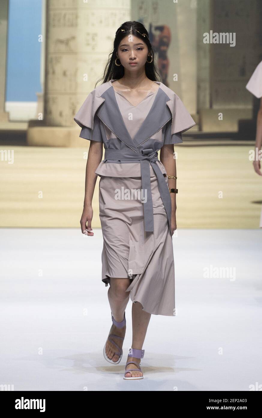 South Korean model on the runway during a 2020 S/S Seoul fashion Week ...