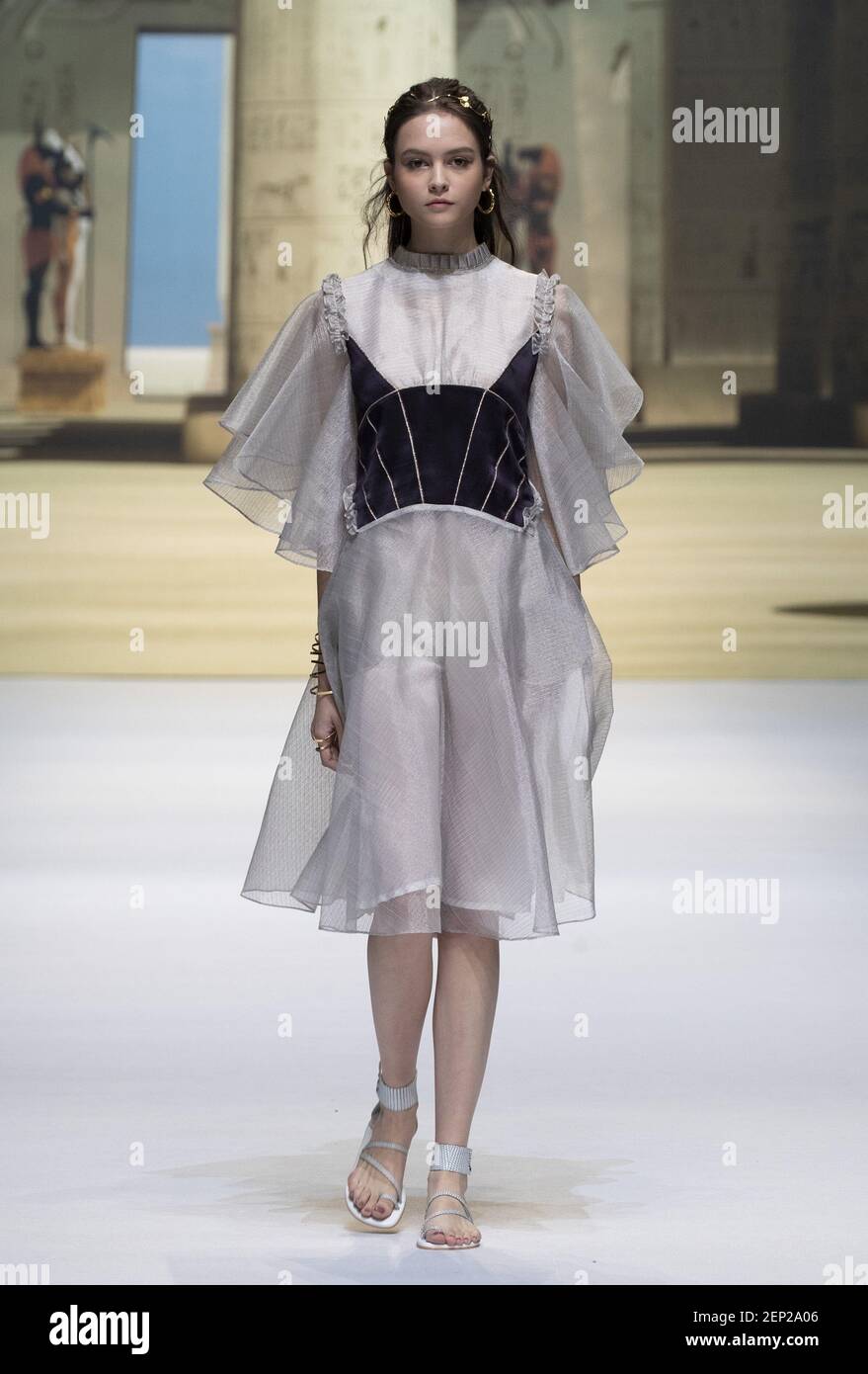 South Korean model on the runway during a 2020 S/S Seoul fashion Week ...
