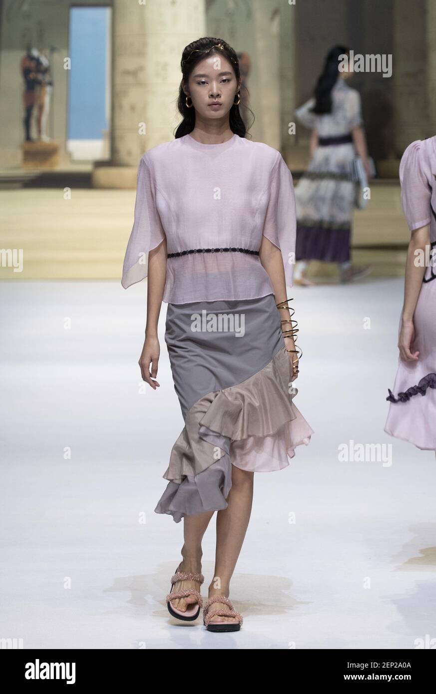 South Korean model on the runway during a 2020 S/S Seoul fashion Week ...