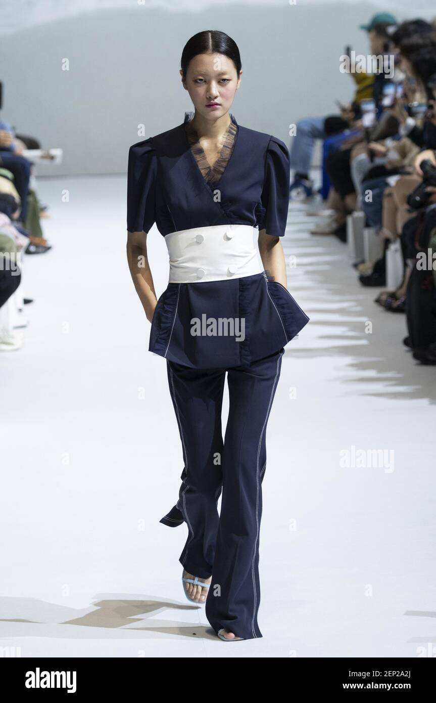 16 October 2019 - Seoul, South Korea : South Korean model on the runway ...