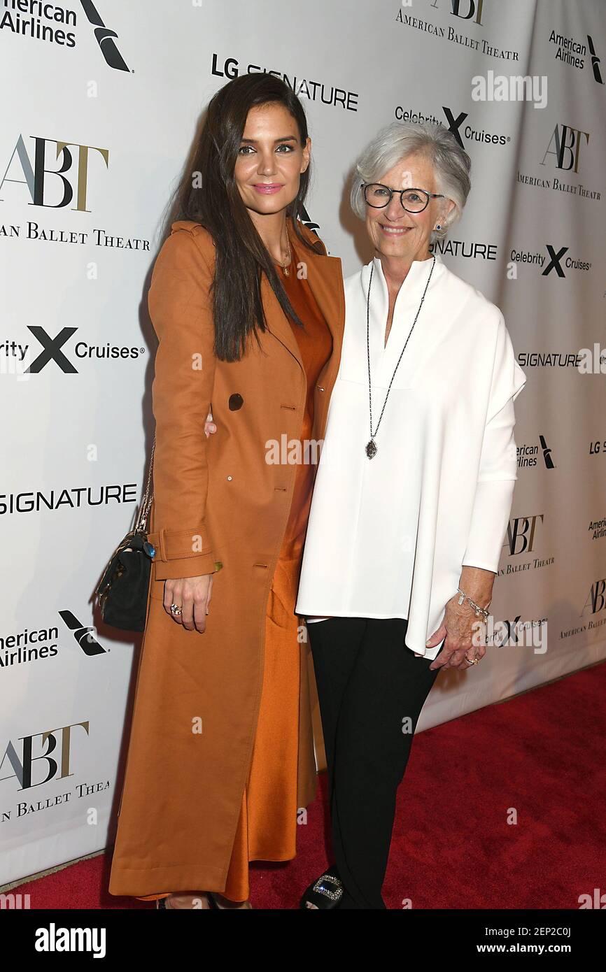 Katie Holmes and her mother Kathleen A Stothers-Holmes attend the ...