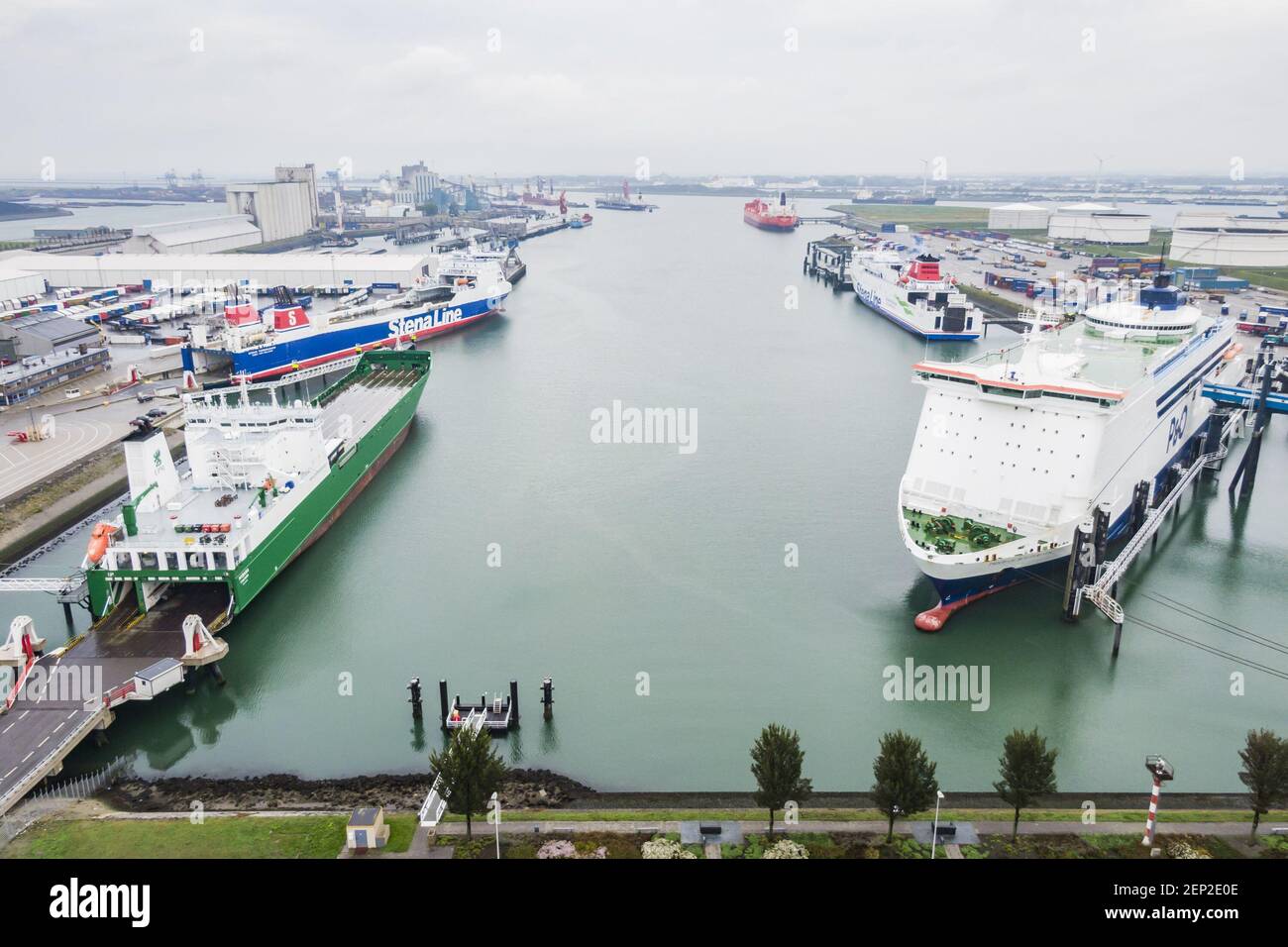 DEN HAAG, 17-10-2019, The Rotterdam Container terminal Harbor at the ...