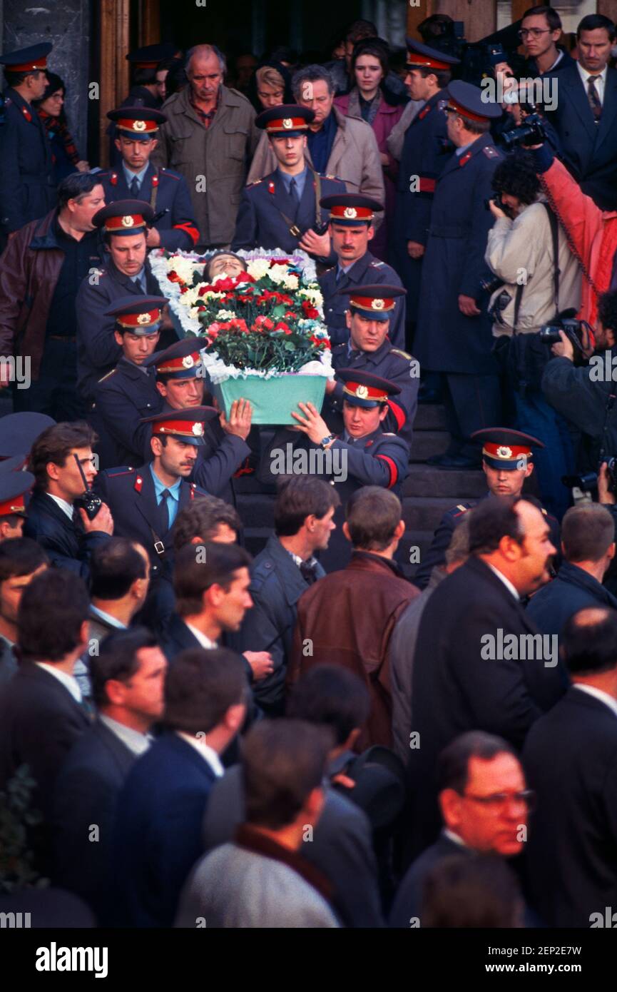 October coup 1993 hi-res stock photography and images - Alamy
