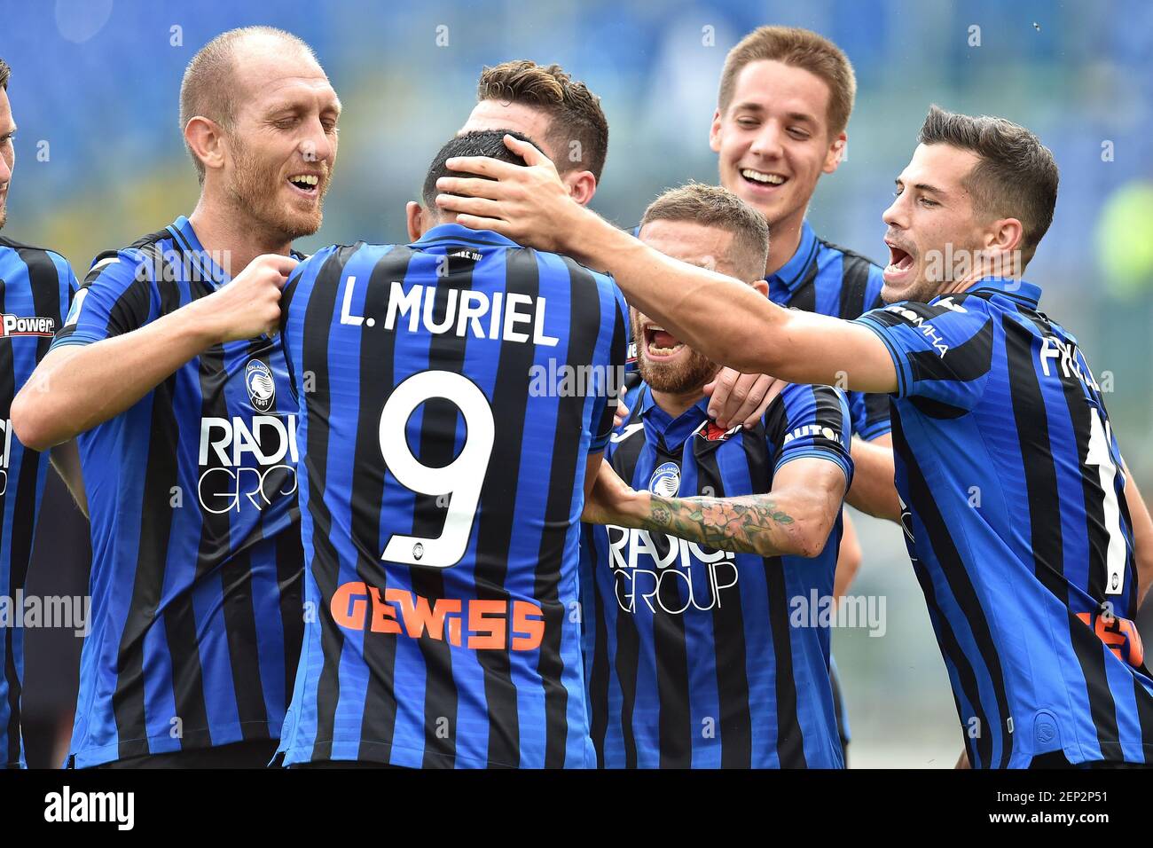 Luis Muriel of Atalanta BC (C) celebrates with team mates after scoring ...