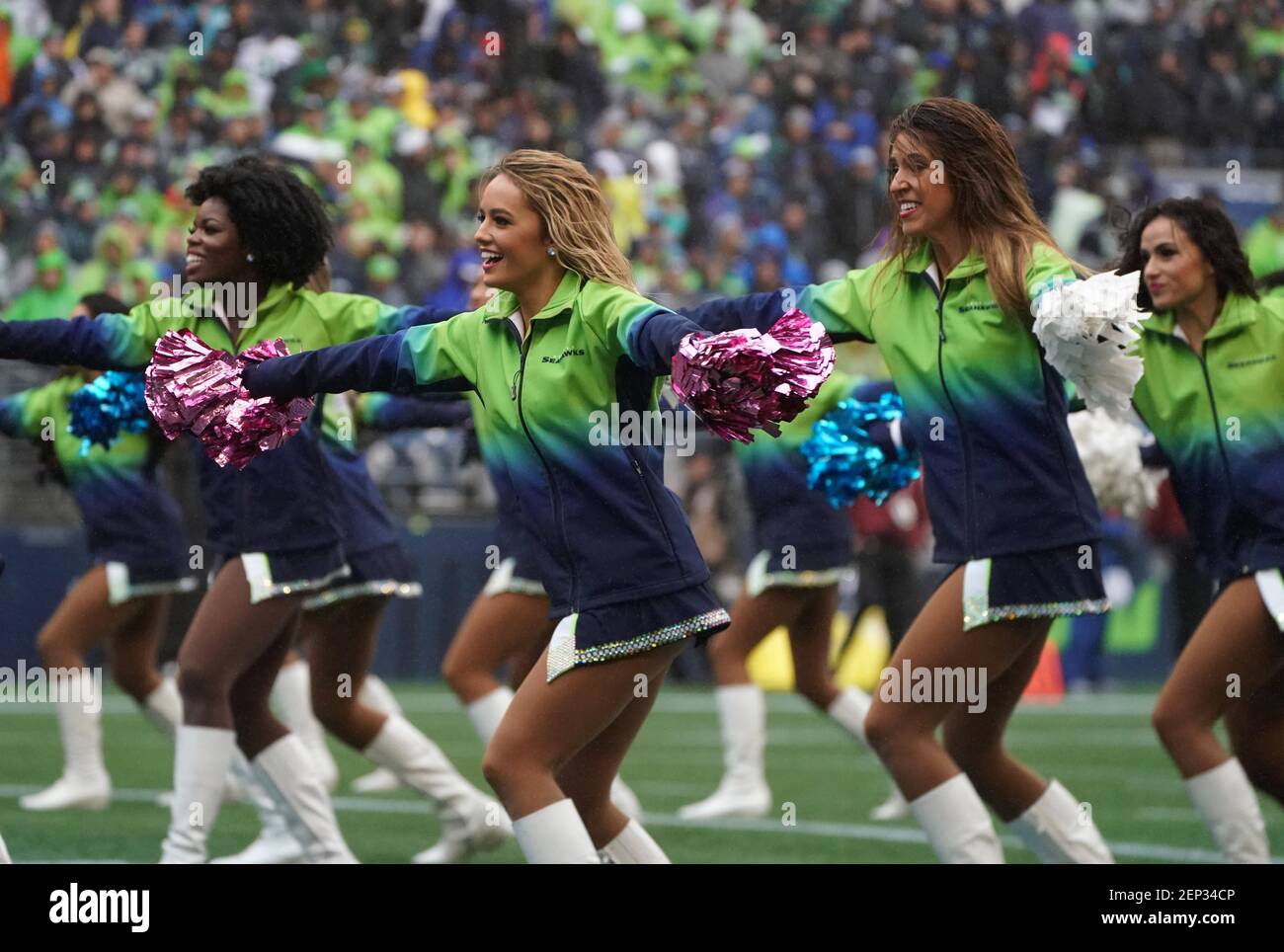 The seattle seahawks cheerleaders hi-res stock photography and images ...