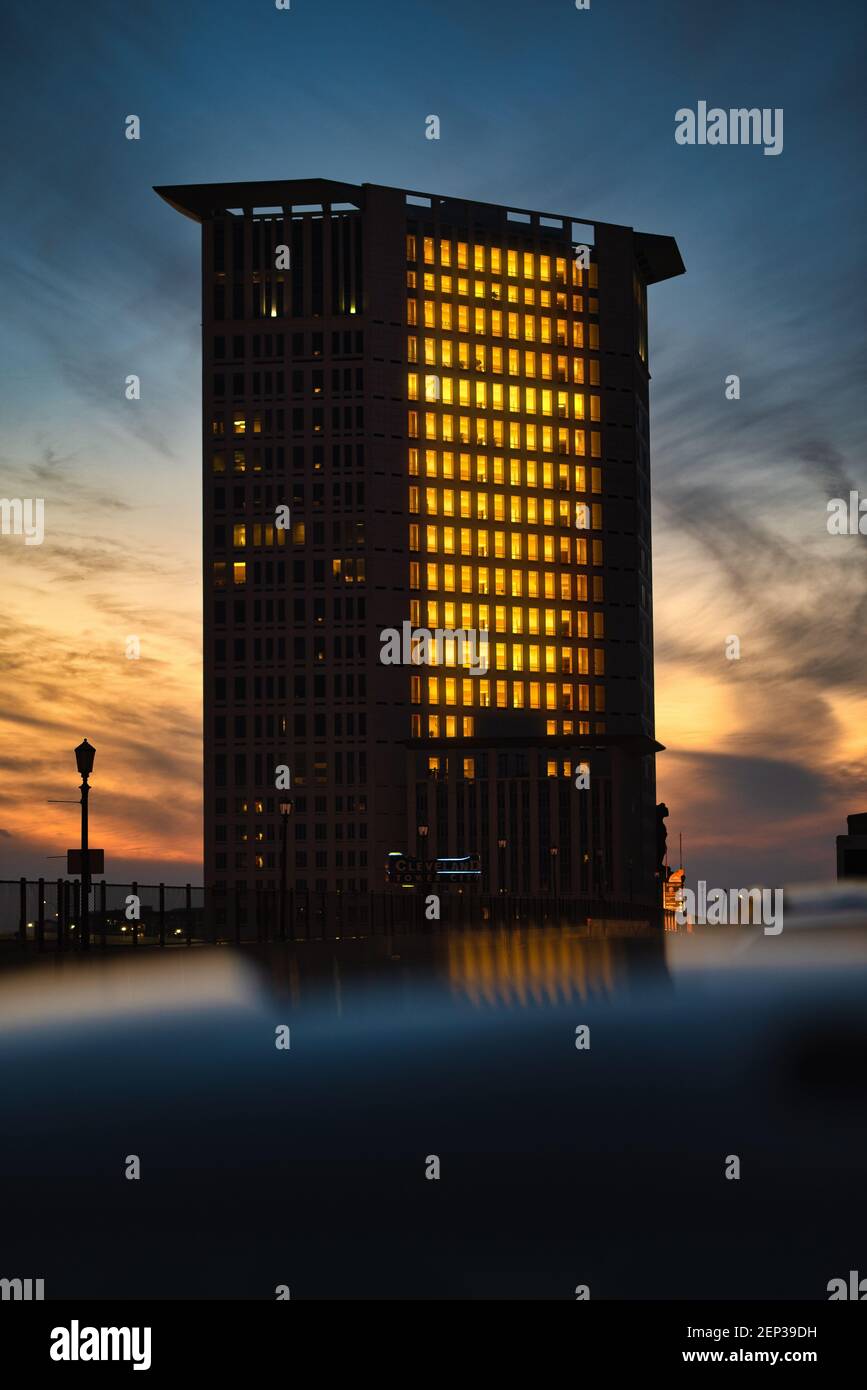 Federal courthouse in cleveland ohio at sunset Stock Photo - Alamy