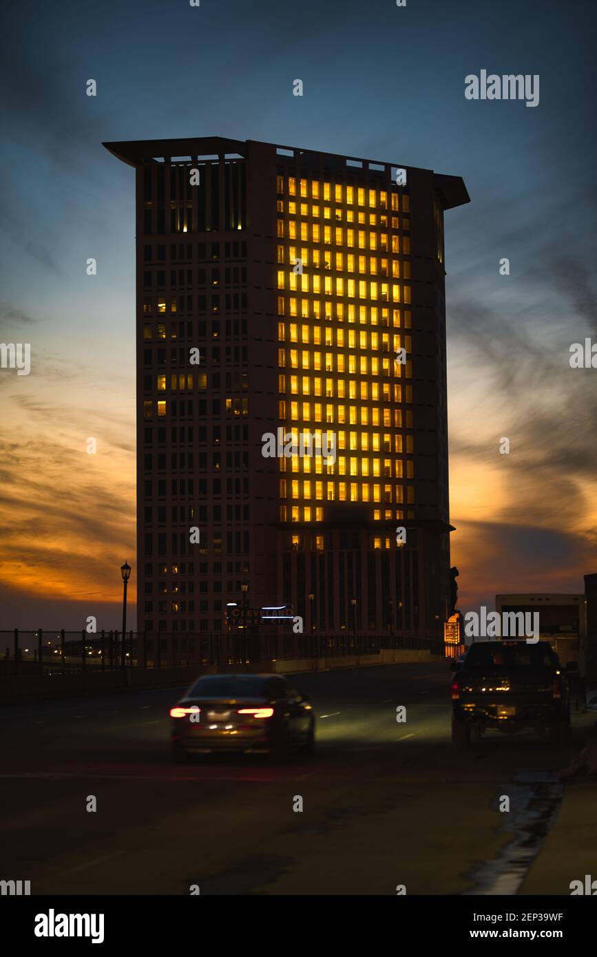 Federal courthouse in cleveland ohio at sunset Stock Photo - Alamy