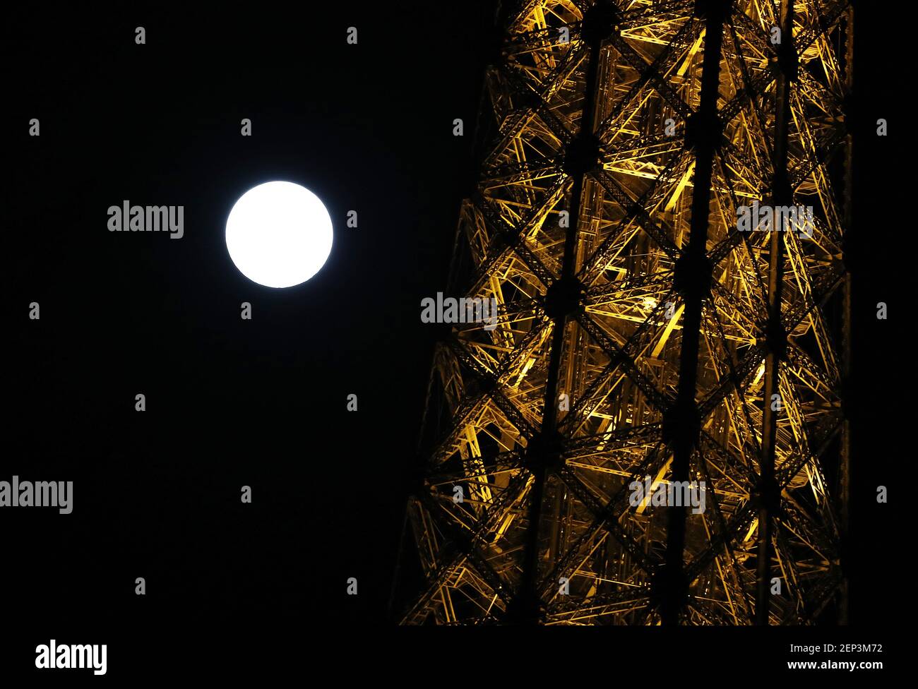 Eiffel Tower Full Moon Paris High Resolution Stock Photography and ...