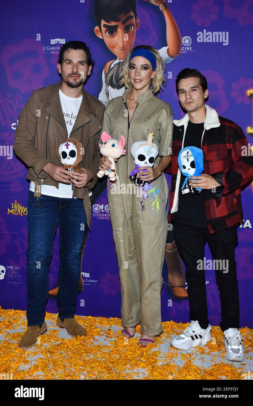 MEXICO CITY, MEXICO - OCTOBER 24: (L-R) Alan Estrada, Fernanda Castillo ...