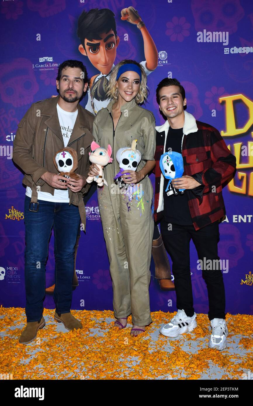 MEXICO CITY, MEXICO - OCTOBER 24: (L-R) Alan Estrada, Fernanda Castillo ...