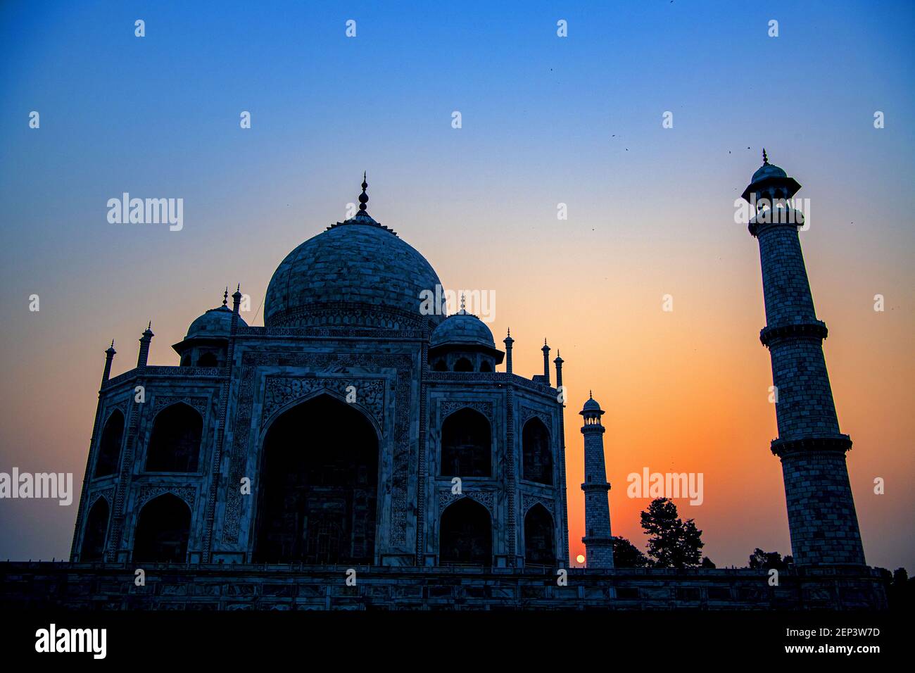 AGRA - INDIA - The Taj Mahal is an ivory-white marble mausoleum on the ...