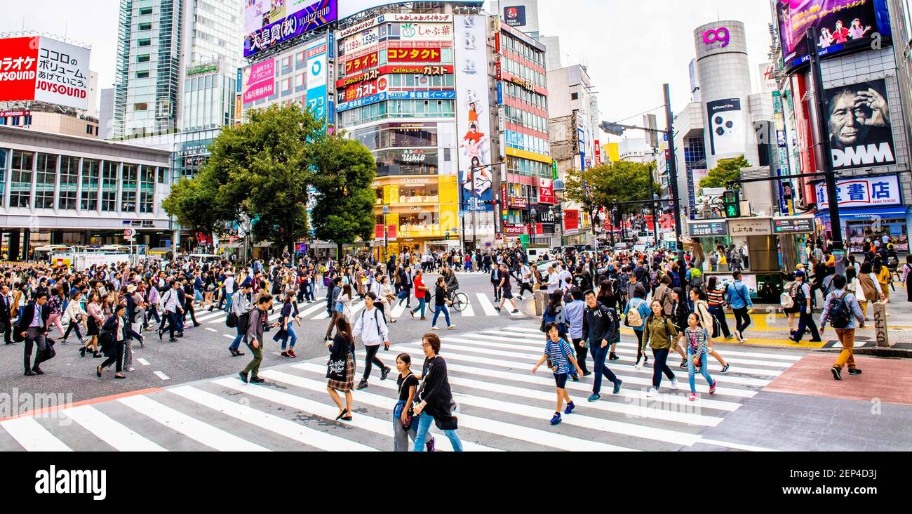 Shibuya Crossing the busiest intersection in the world in Tokyo, Japan ...