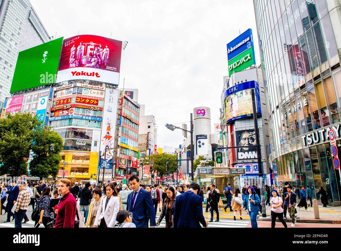 Shibuya Crossing the busiest intersection in the world in Tokyo, Japan ...