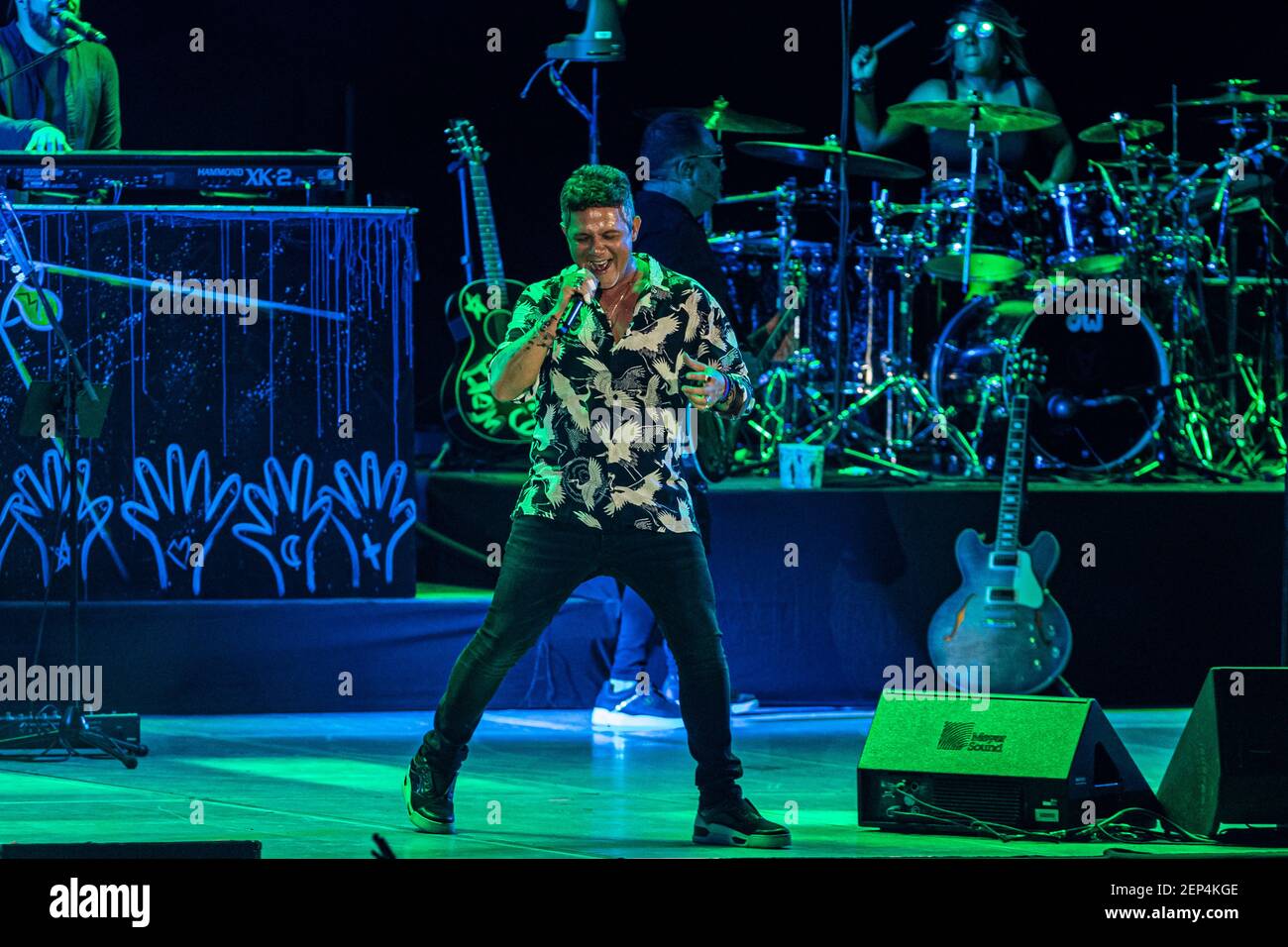 CANCUN, MEXICO - OCTOBER 26: Spanish singer Alejandro Sanz performs on ...
