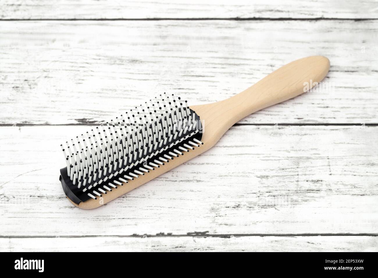 Asian women makeup brush hi-res stock photography and images - Alamy