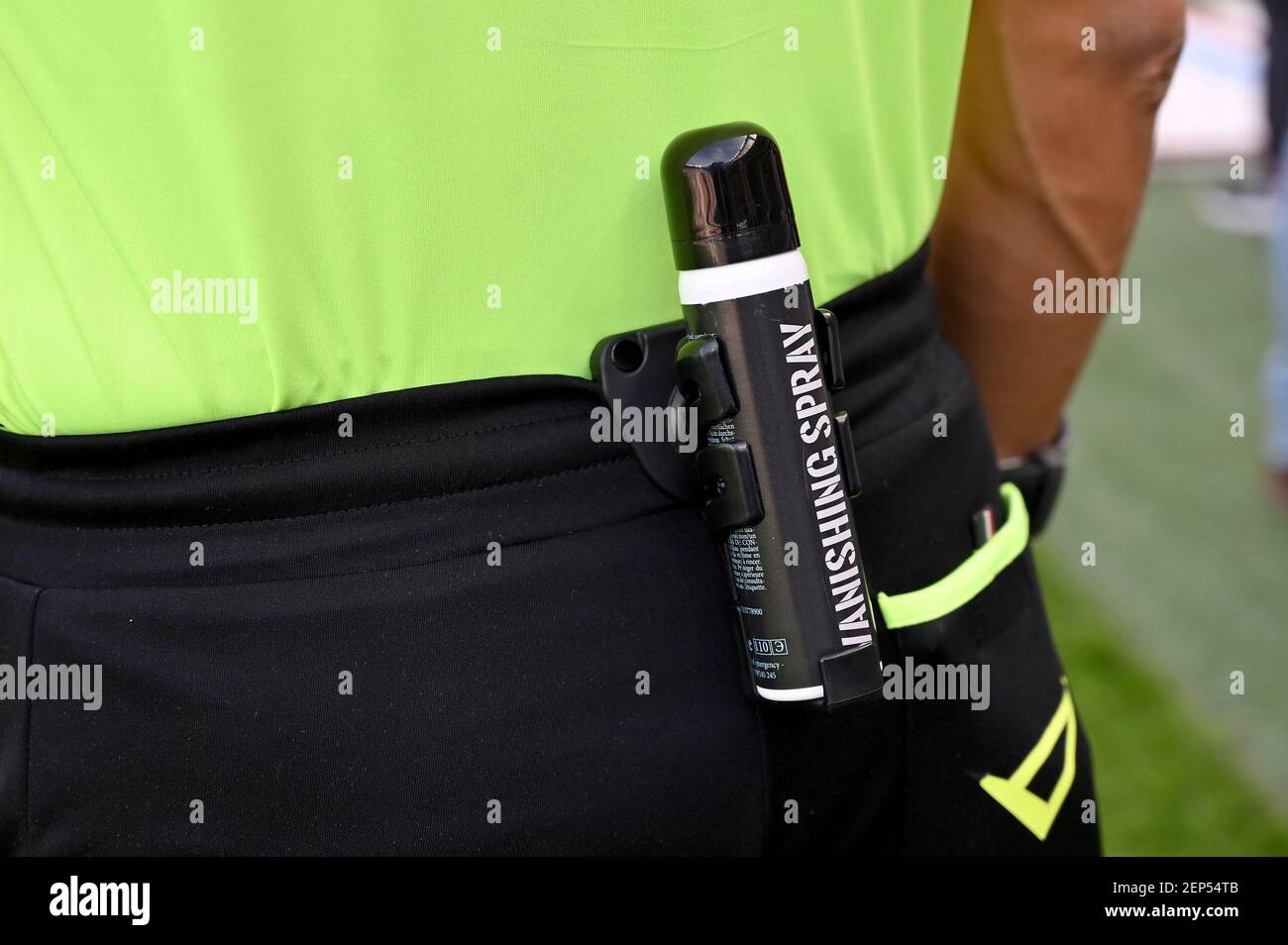 Referee spray High Resolution Stock Photography and Images - Alamy