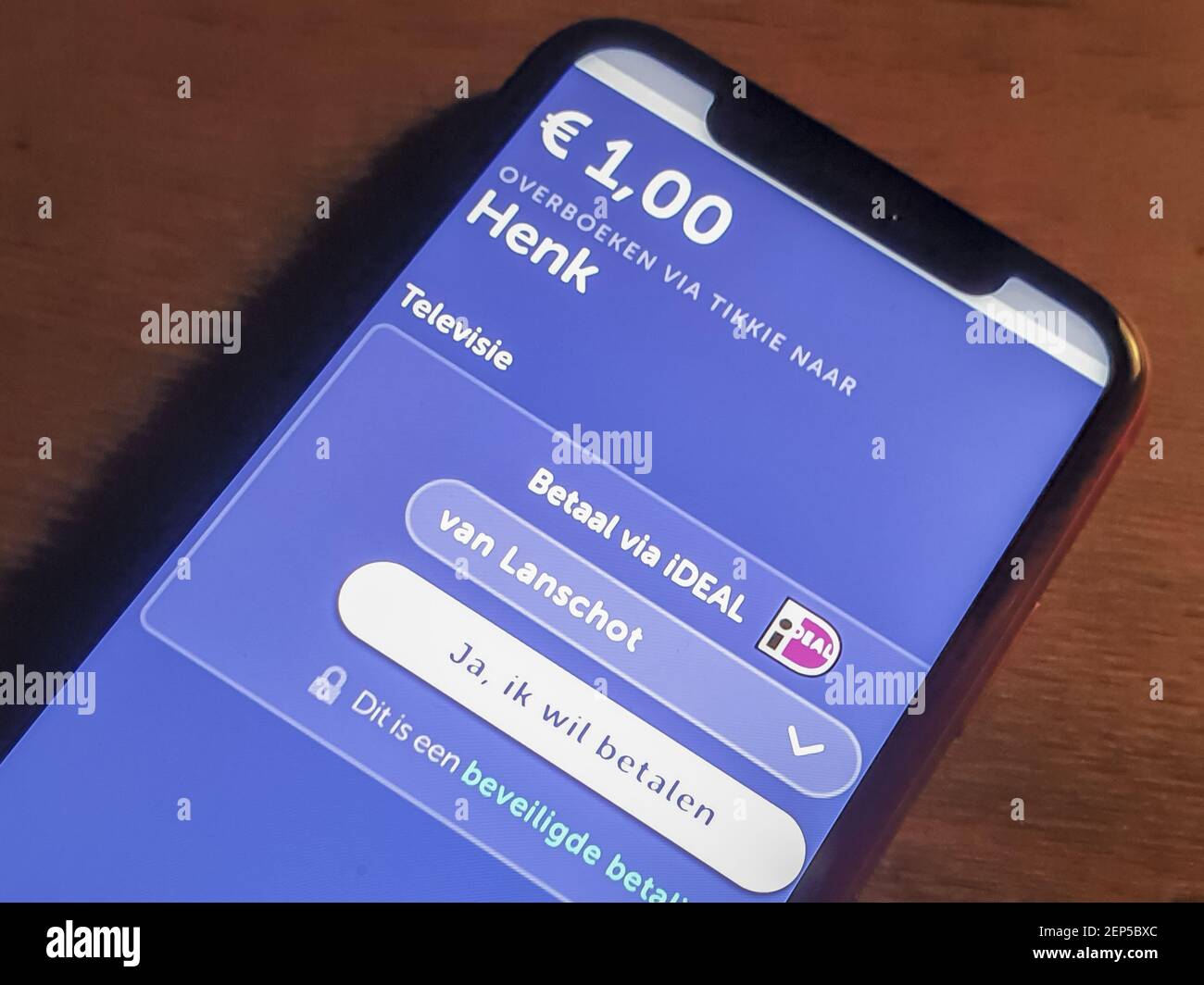 UTRECHT, 31-10-2019 , Dutchnews, TIKKIE betaal app (Photo by Pro Shots ...