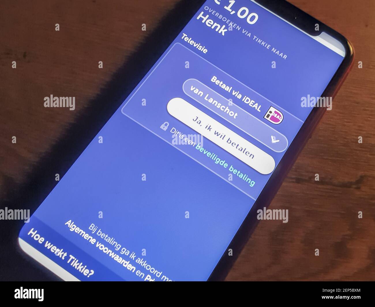 UTRECHT, 31-10-2019 , Dutchnews, TIKKIE betaal app (Photo by Pro Shots ...