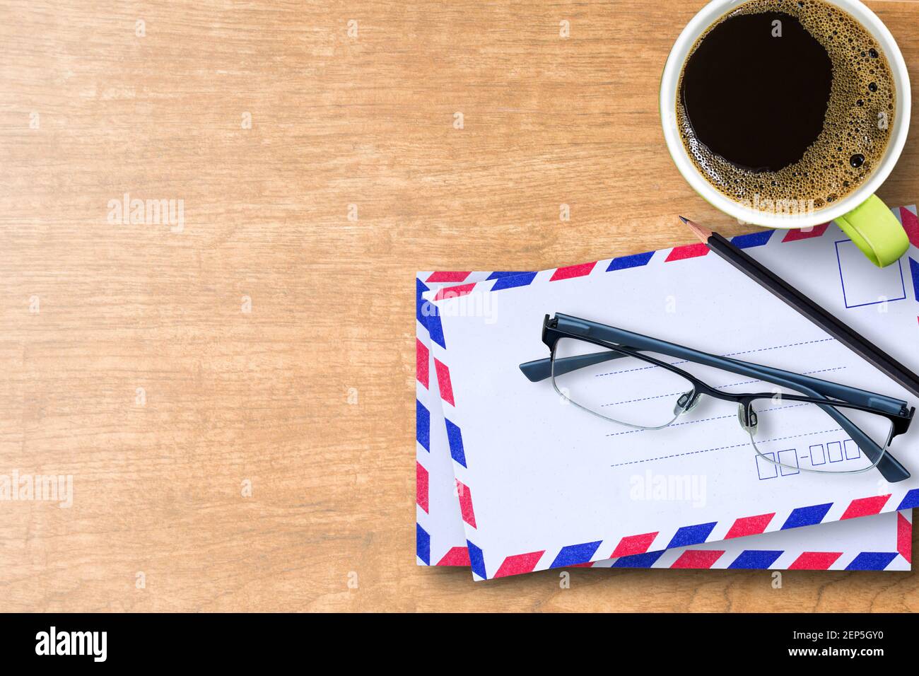 Office envelope glasses hi-res stock photography and images - Alamy