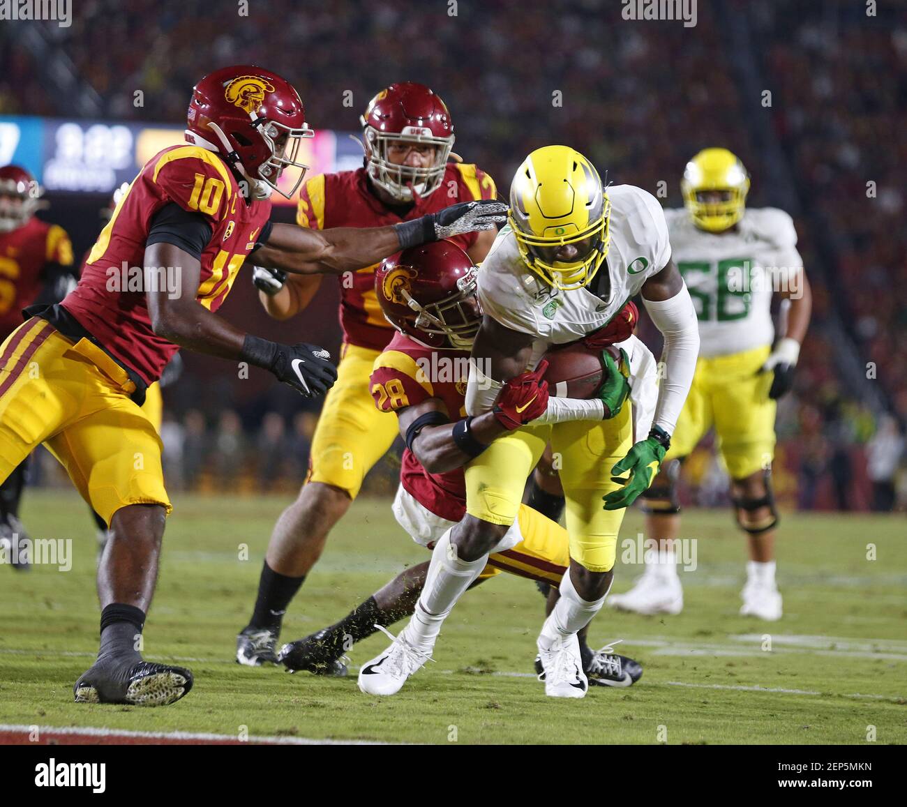 November 02, 2019 Oregon Ducks wide receiver Juwan Johnson (6) carries ...