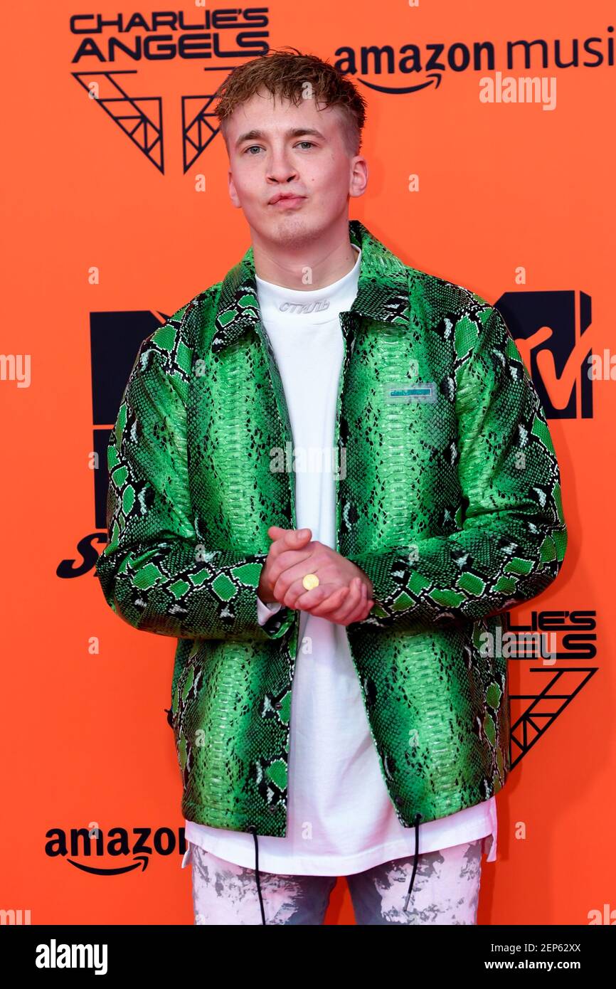 Rapper Snelle on the Red Carpet during the MTV European Music Awards ...