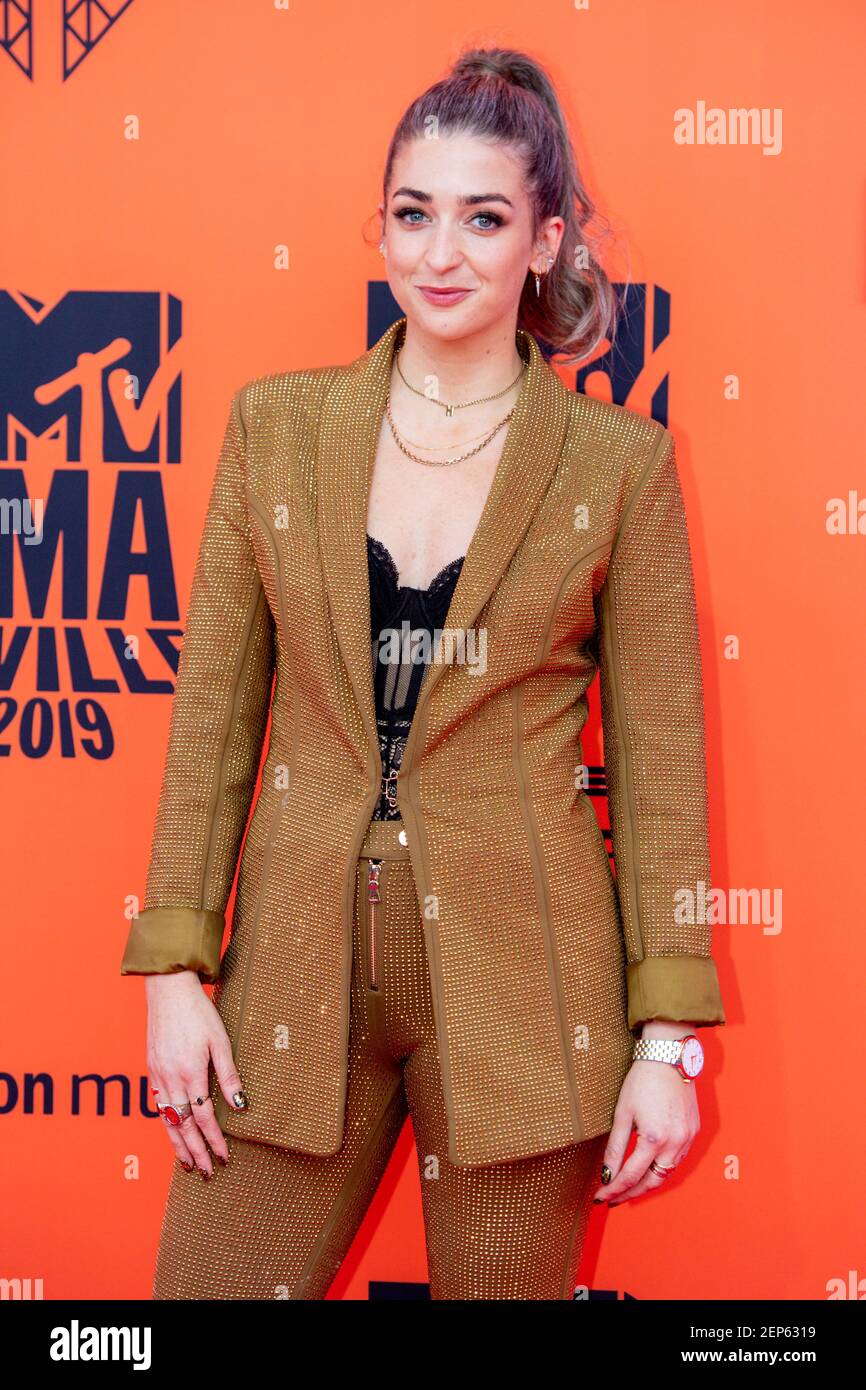 Harriet Rose on the Red Carpet during the MTV European Music Awards ...