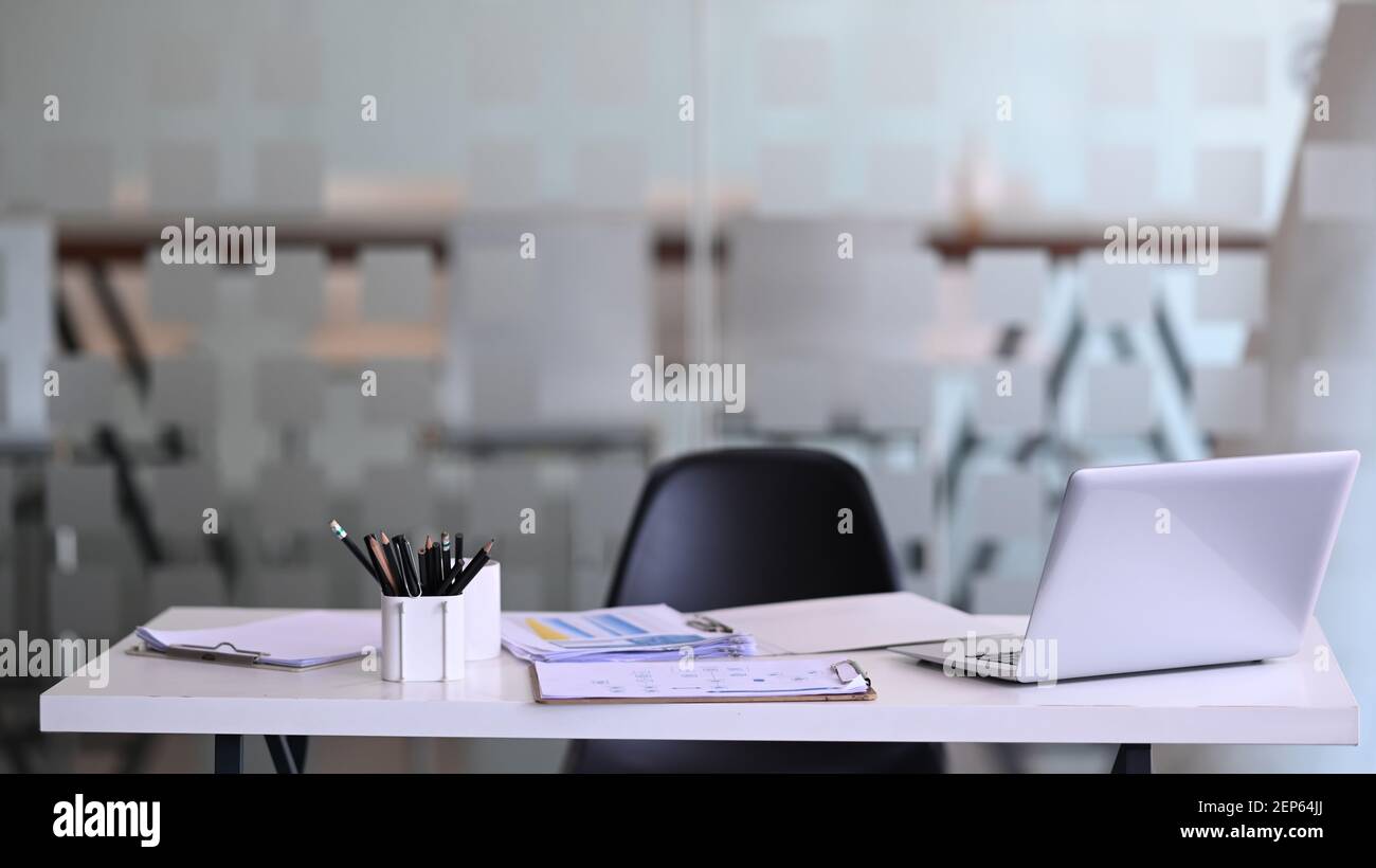 Empty working place laptop papers hi-res stock photography and images ...