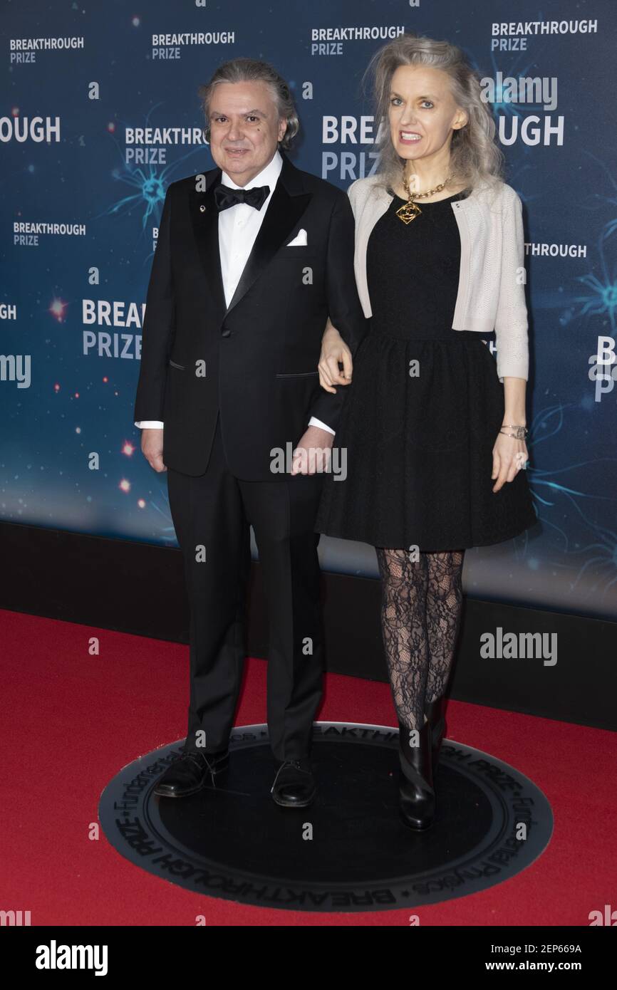 Alex Eskin (L) and Ania Smulkowska attend the eighth annual ...