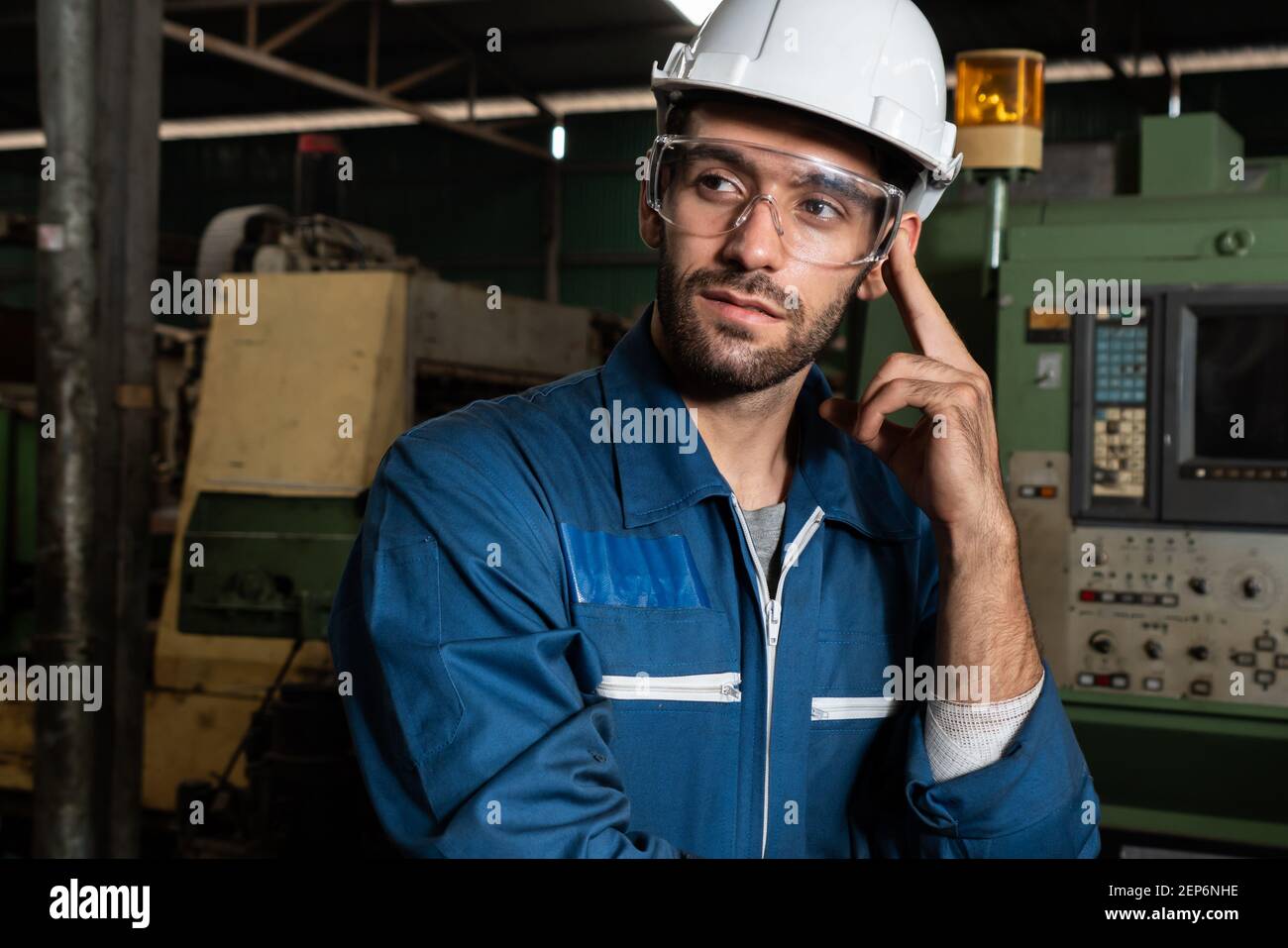 Sight manufacturing hi-res stock photography and images - Alamy