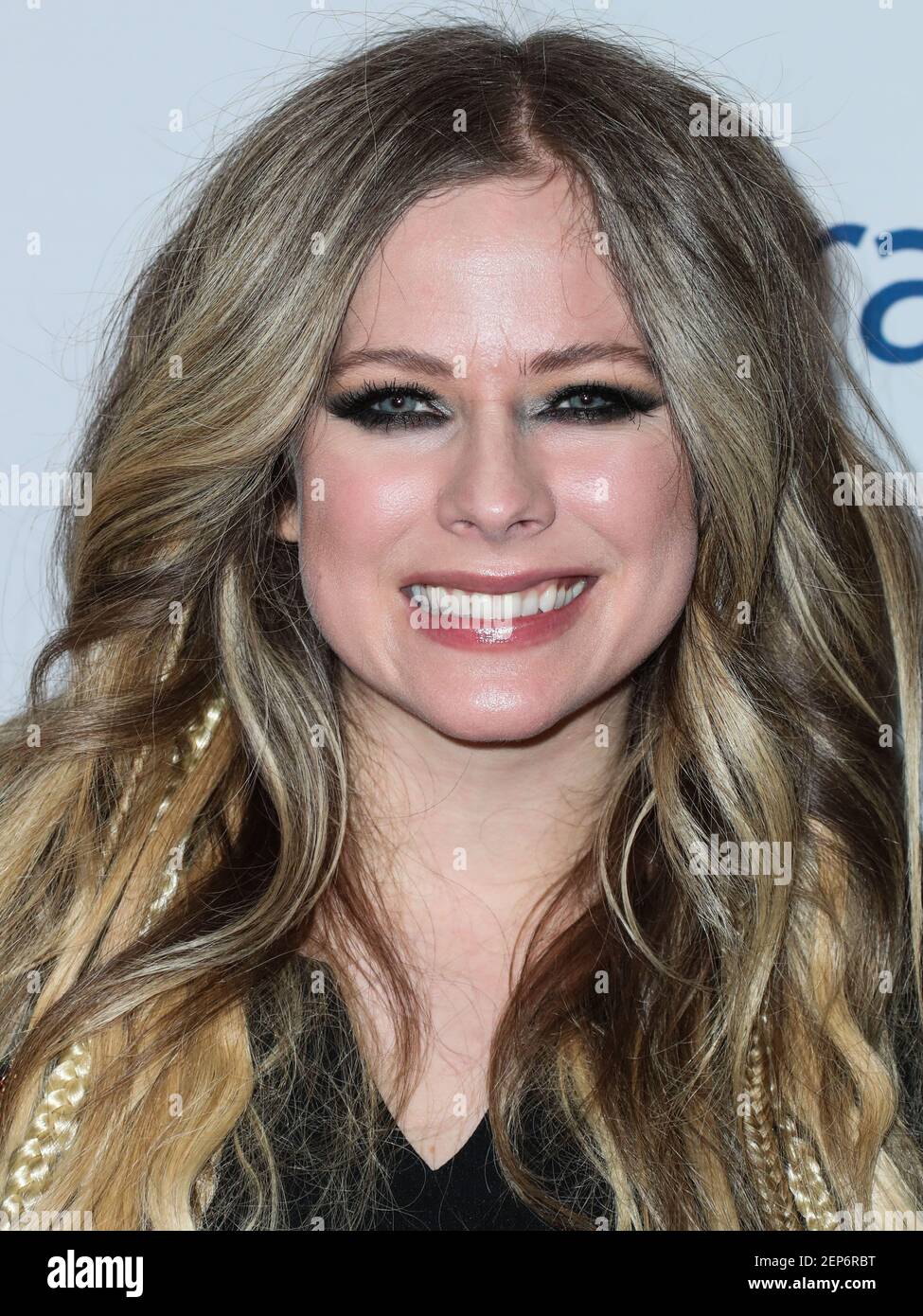 BEVERLY HILLS, LOS ANGELES, CALIFORNIA, USA - NOVEMBER 06: Singer Avril ...