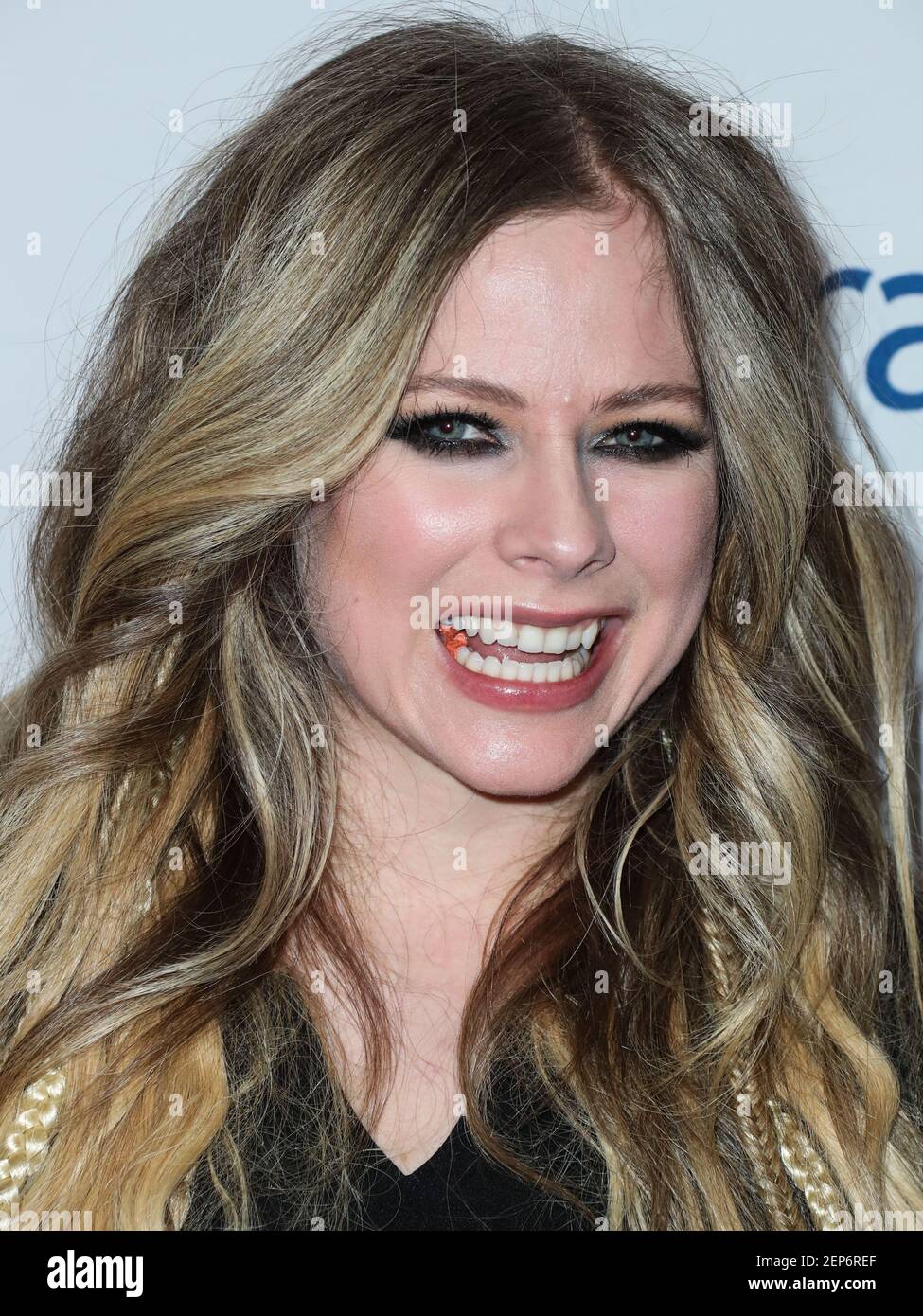 BEVERLY HILLS, LOS ANGELES, CALIFORNIA, USA - NOVEMBER 06: Singer Avril ...
