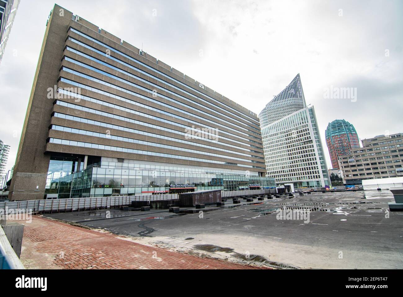 DEN HAAG, 07-11-2019, Central trainstation The Hague CS. Construction ...