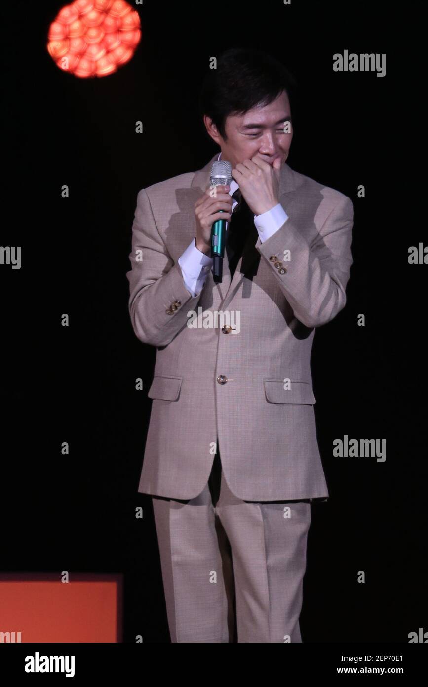 **TAIWAN OUT**Chinese Singer-songwriter and host Fei Yu-ching sobs ...