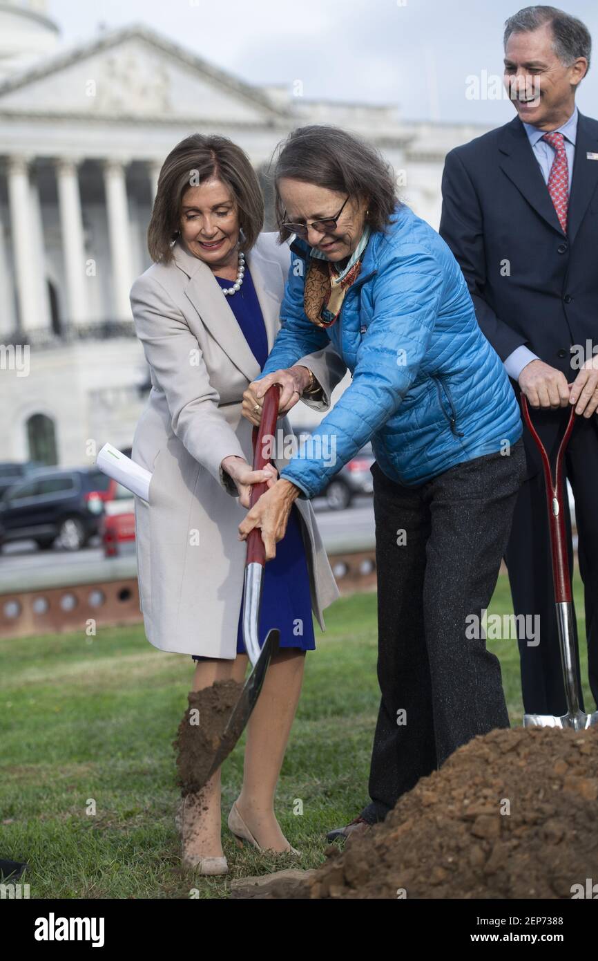 UNITED STATES - OCTOBER 30: Speaker Nancy Pelosi, D-Calif., left, and ...